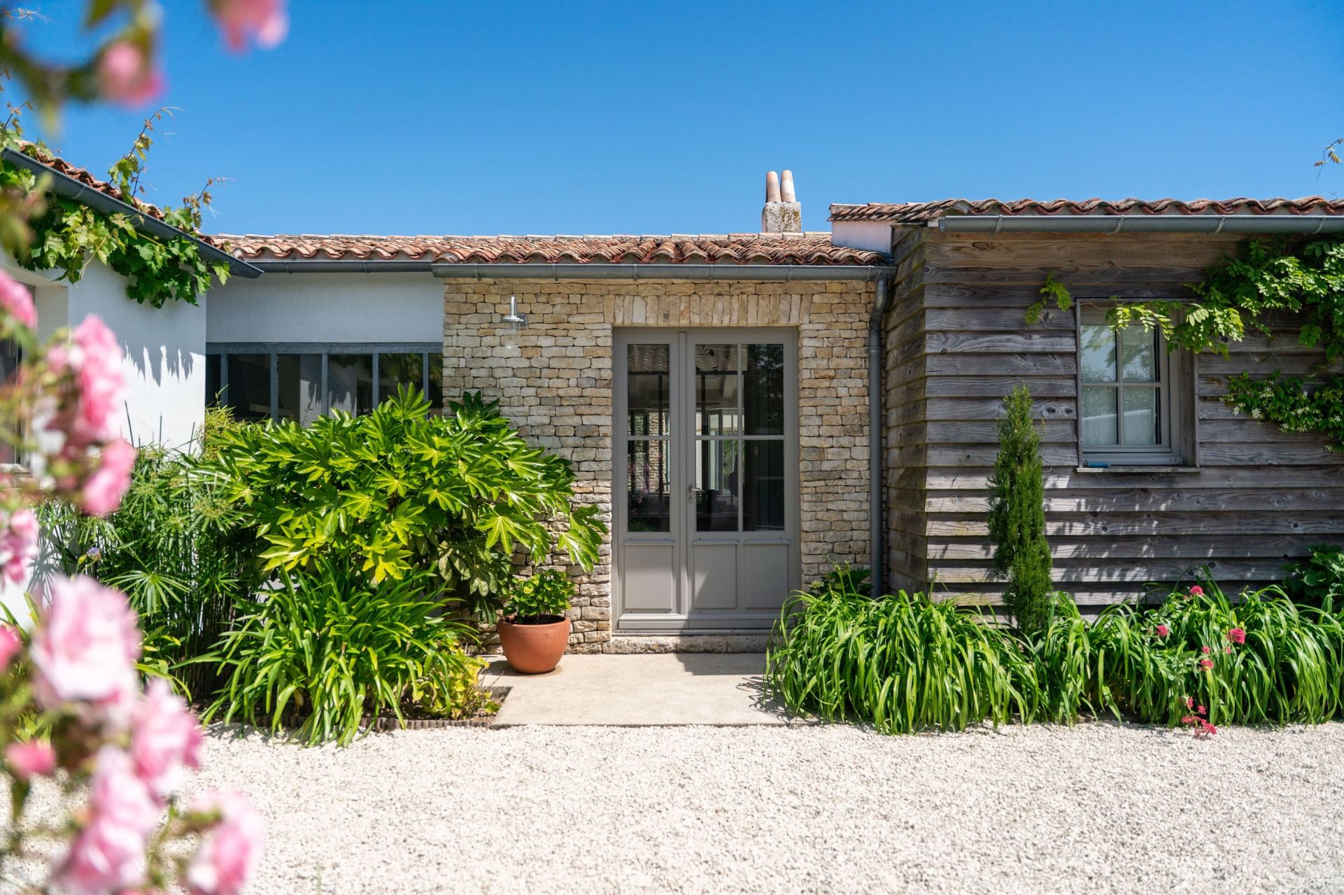 Sale Prestigious house Loix 6 Rooms 160 m² — La Rochelle Île de Ré ...